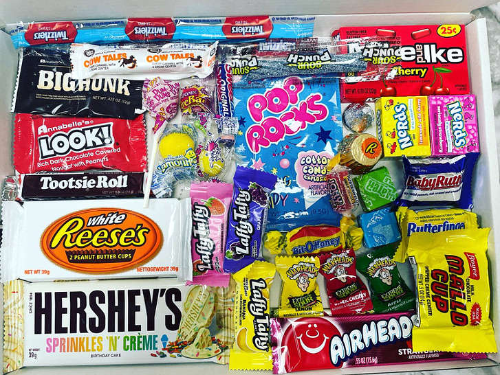 The 10 Best American Snacks Box To Satisfy Your Cravings